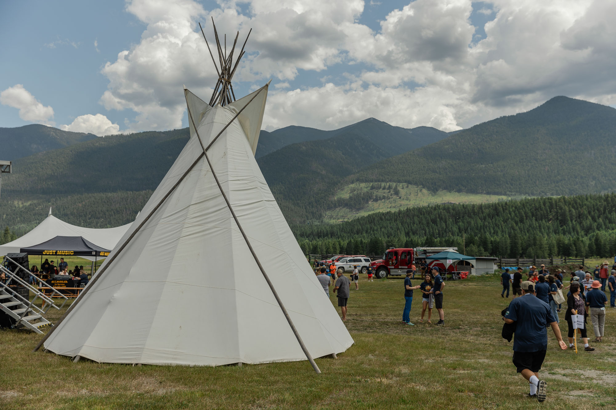 About Us - Yaq̓it ʔa·knuqⱡi’it First Nation